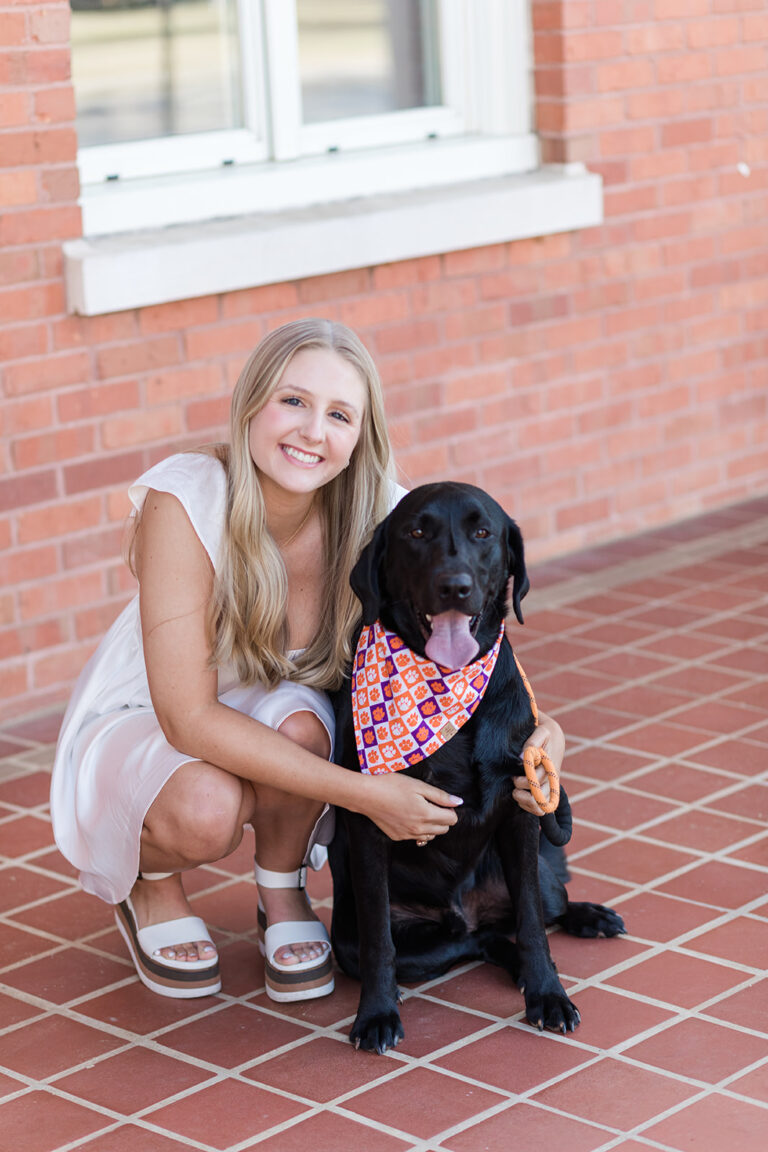 Olivia | Clemson University Senior Photos - nicholelaurenphotography.com