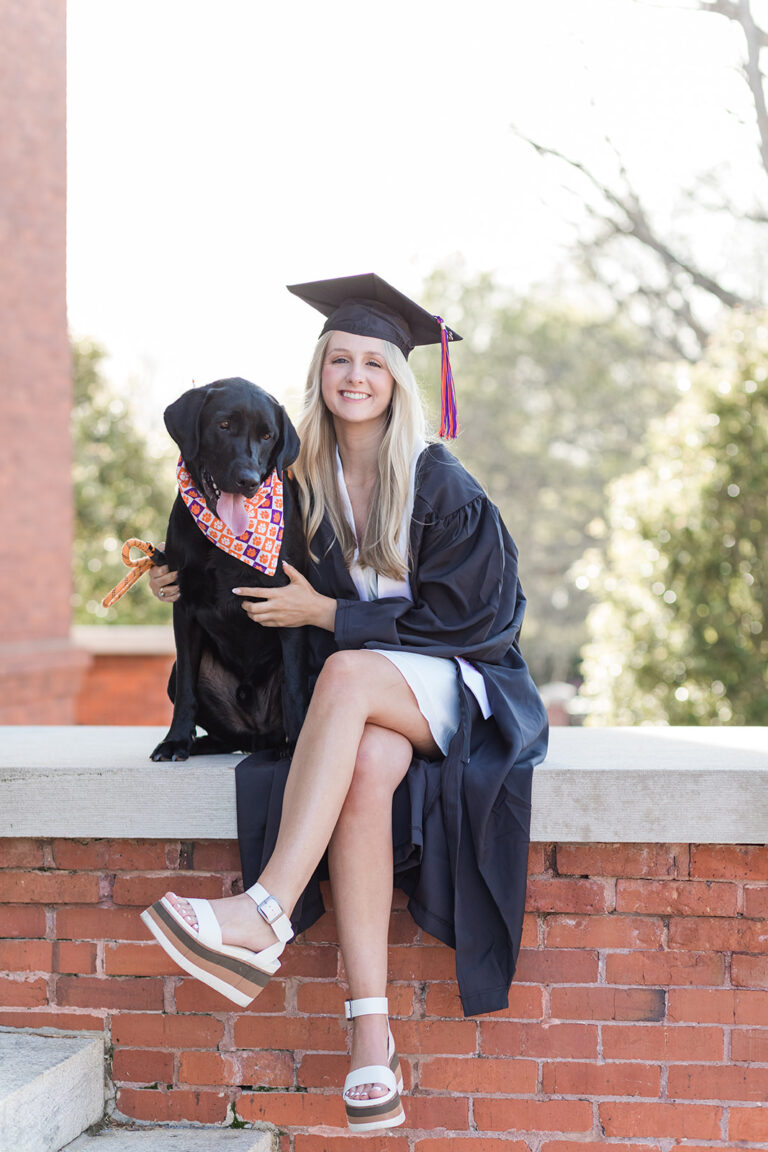 Olivia | Clemson University Senior Photos - nicholelaurenphotography.com