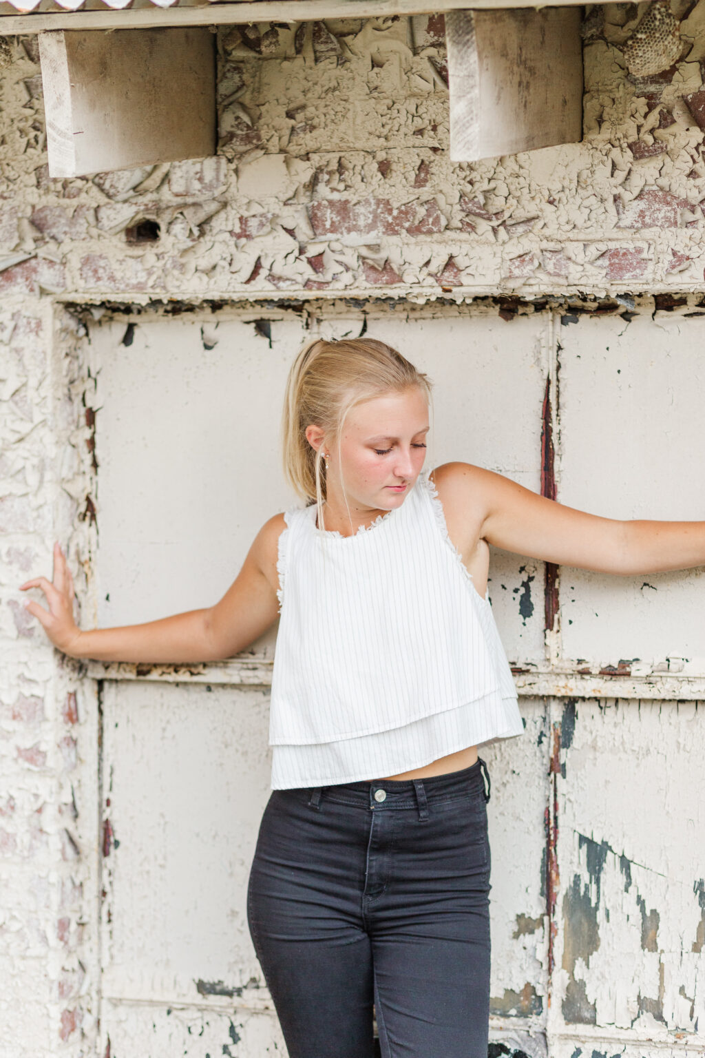 Gracie | Senior Photos at Taylors Mill - nicholelaurenphotography.com