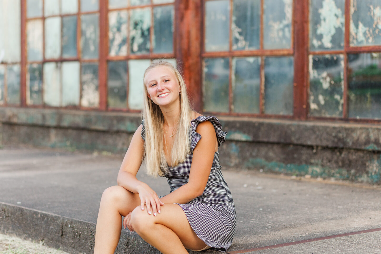 Gracie | Senior Photos at Taylors Mill - nicholelaurenphotography.com