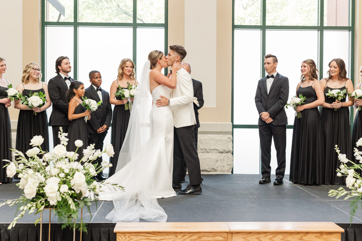 Claire & Jonny | Wedding at Bleckley Station - nicholelaurenphotography.com
